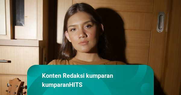 'Sesaat yang Abadi', Folktronic Sendu dari Monita Tahalea | kumparan.com